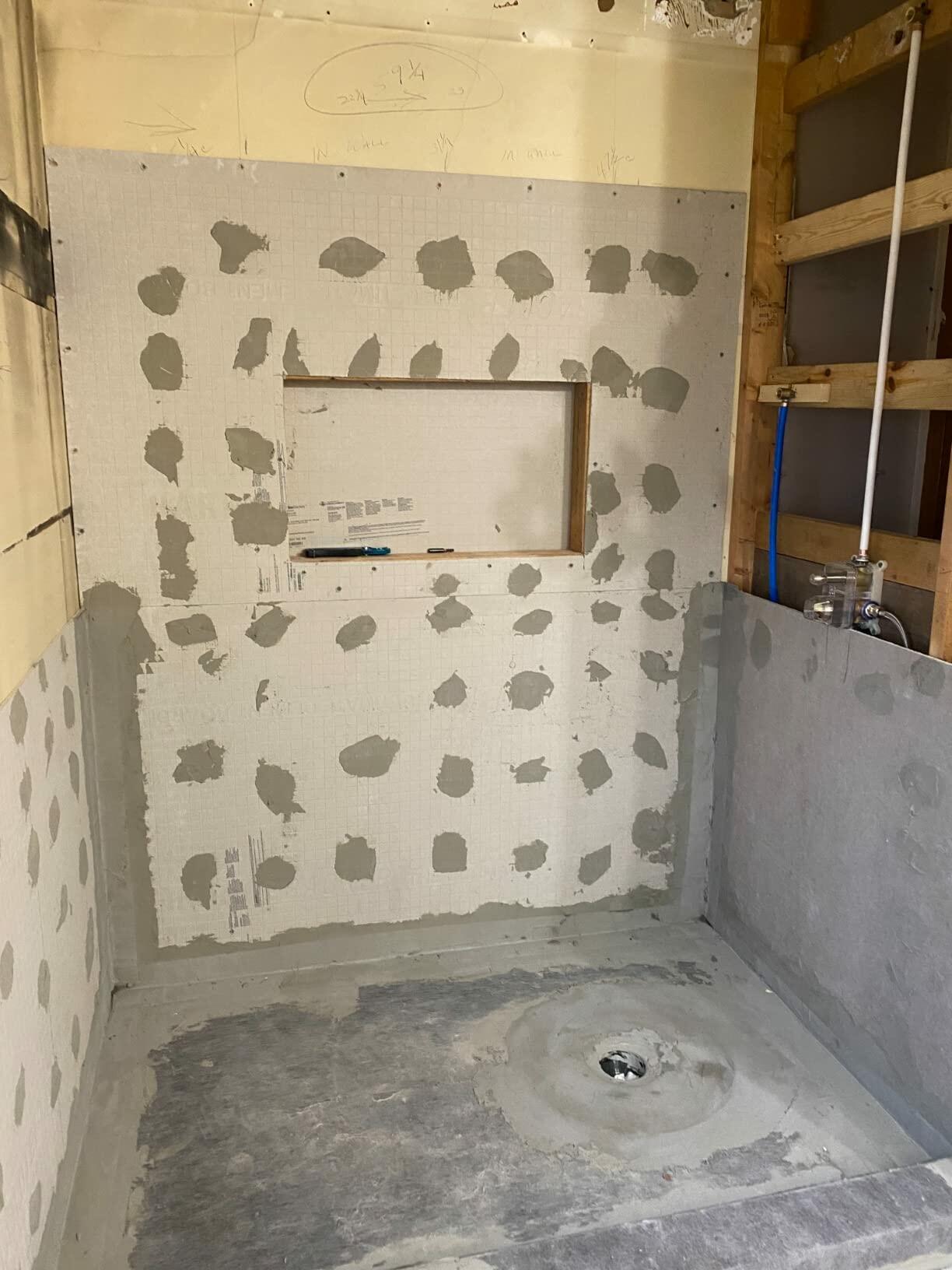 Vevor 48''x72'' Shower Kit With Shower Tray & Curb With Central Drain ...