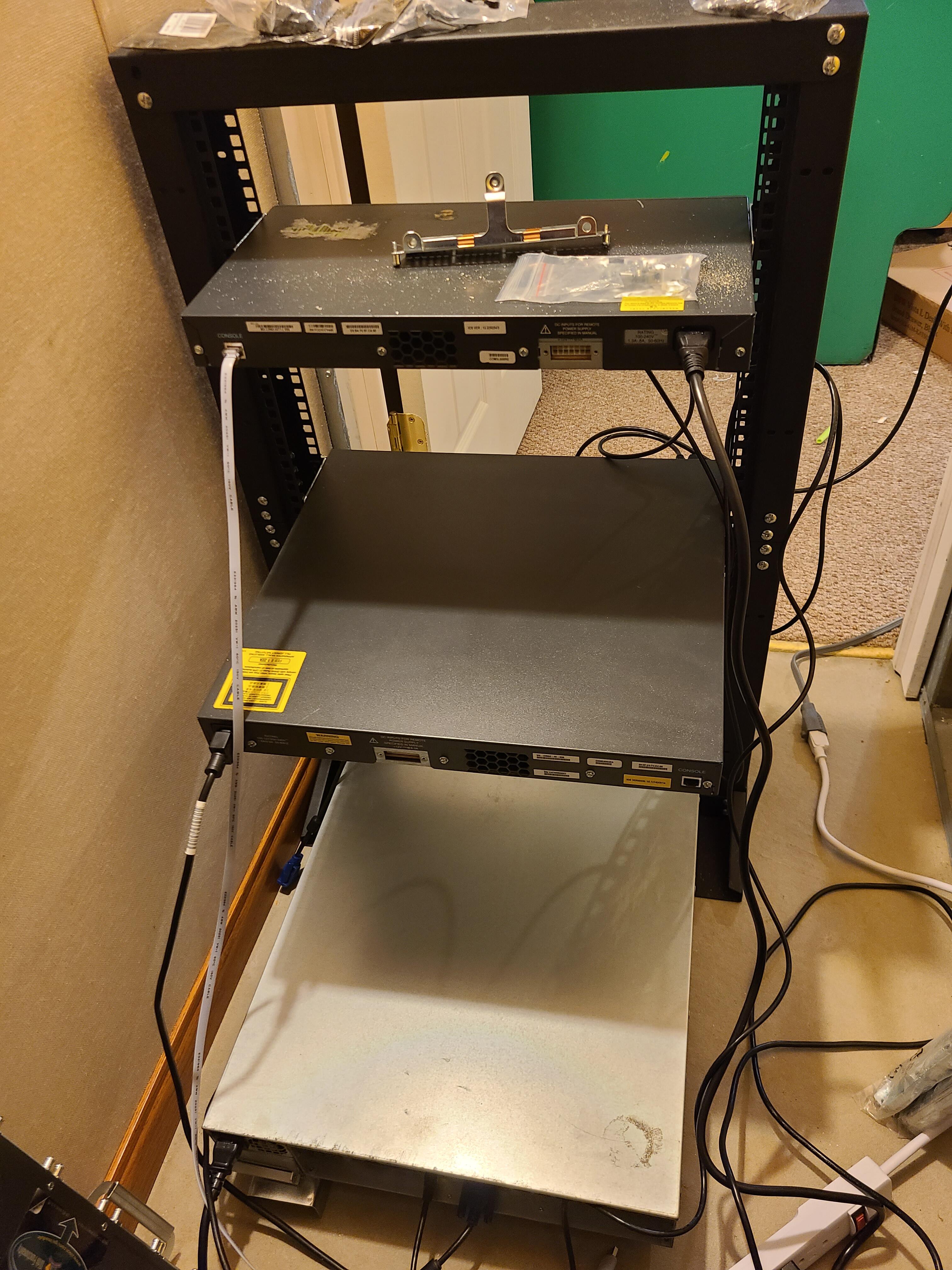 VEVOR Server Rack, 6U Open Frame Rack, 4-Post IT Server Network Relay ...